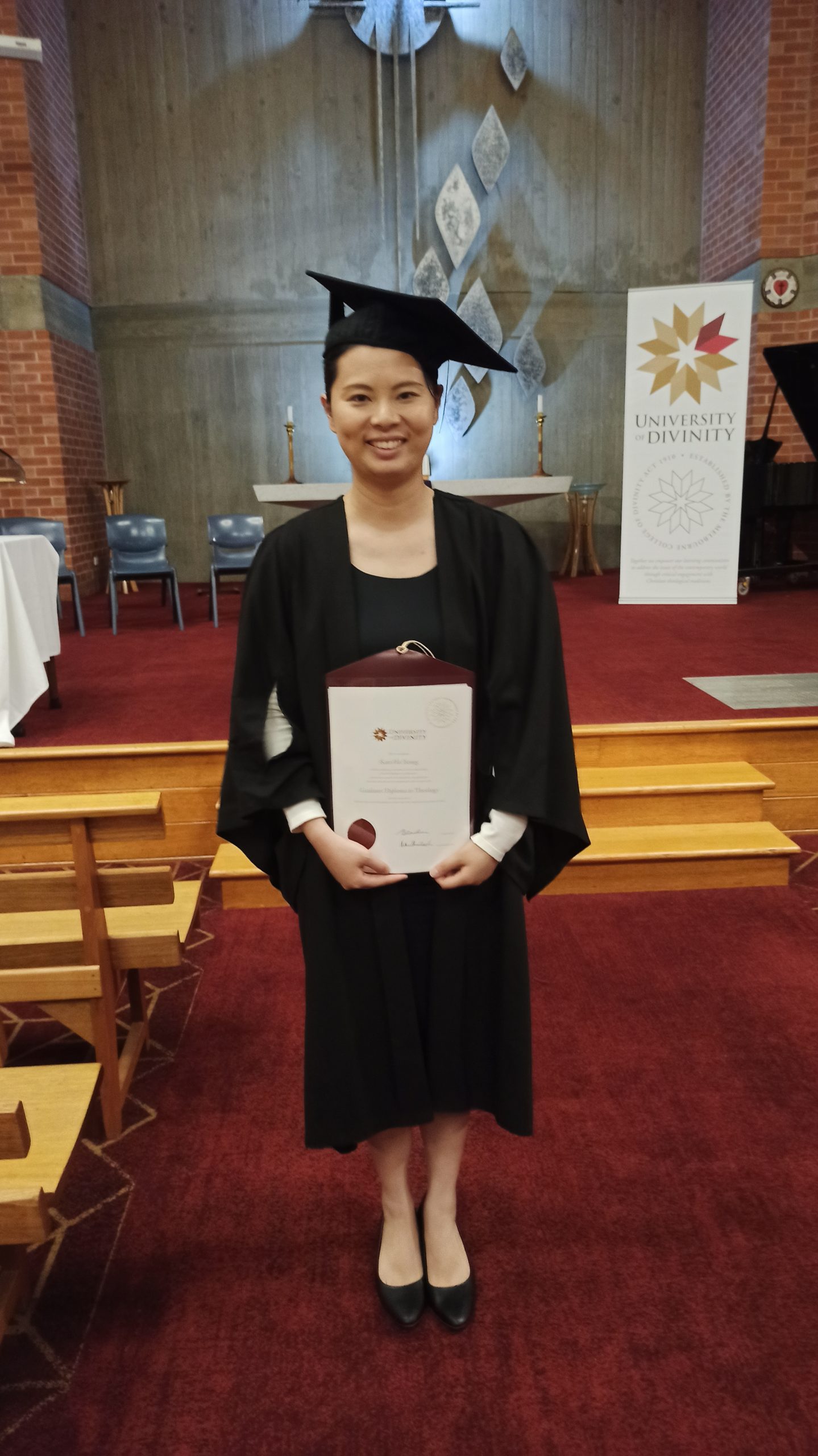 2022 Eva Burrows College December Graduates - VOX